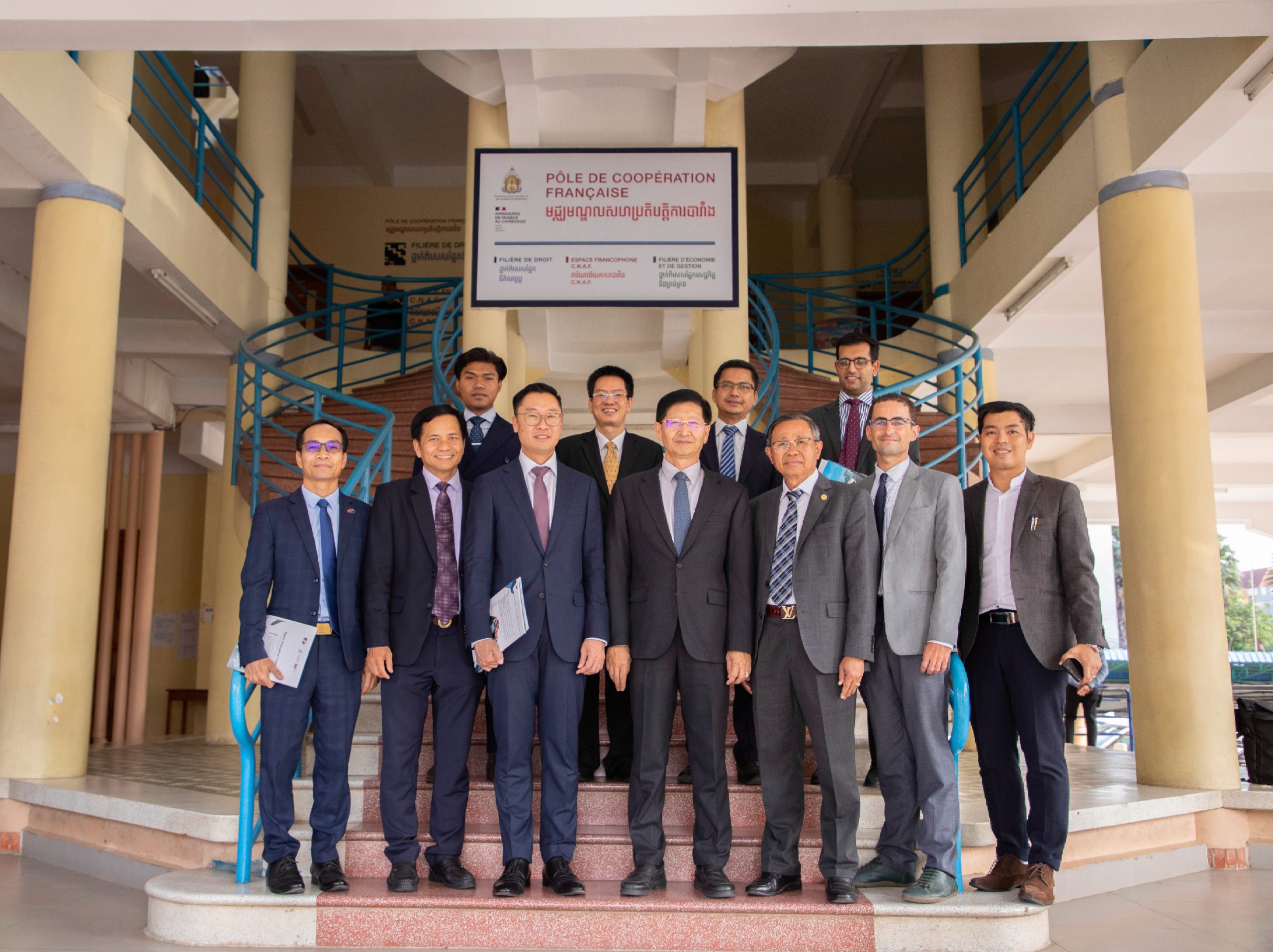 H.E. Derek Yip, Ambassador of Australia to Cambodia, Visits the Royal ...