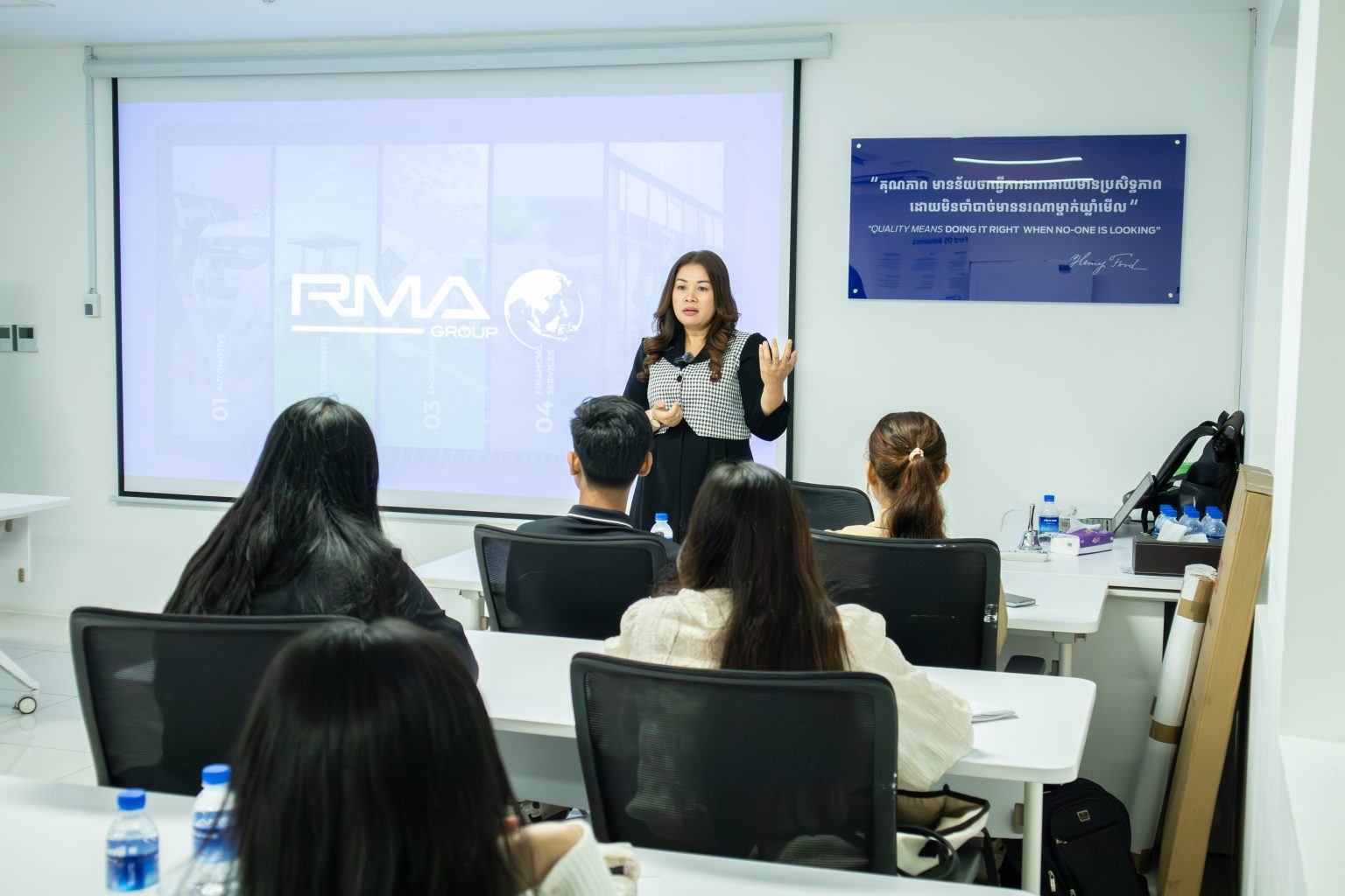 Visite chez RMA Cambodia : Renforcer le lien entre formation académique ...